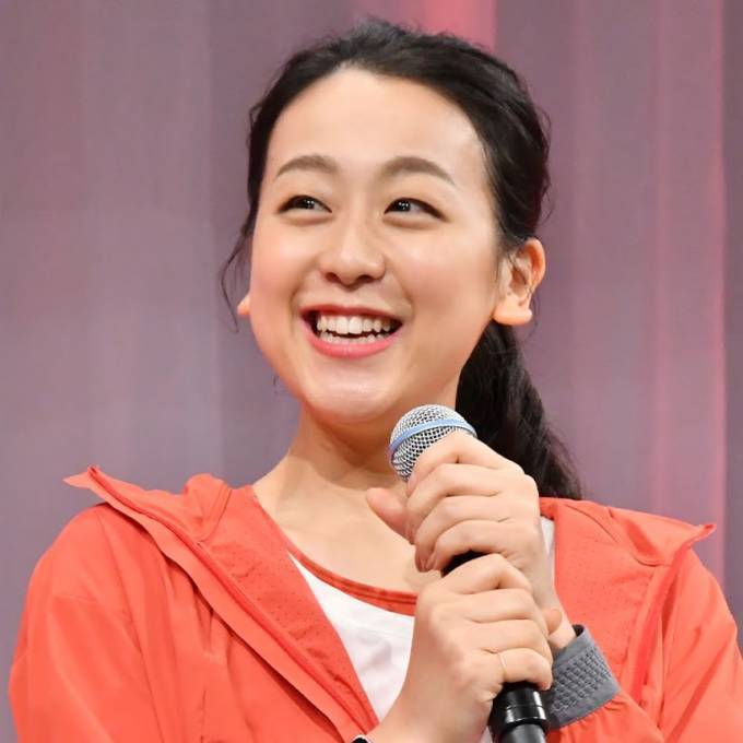 浅田真央、しっとりとした雰囲気の着物SHOTに反響「日本の美そのもの」「頭から爪先までパーフェクト」 | ニコニコニュース