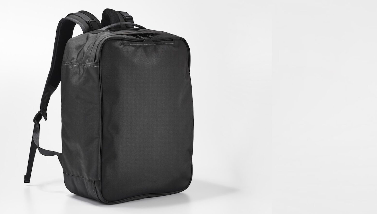 モノリスの高機能バッグにグレーが仲間入り! 都会的ムード全開の洗練されたデザインに。 | ニコニコニュース