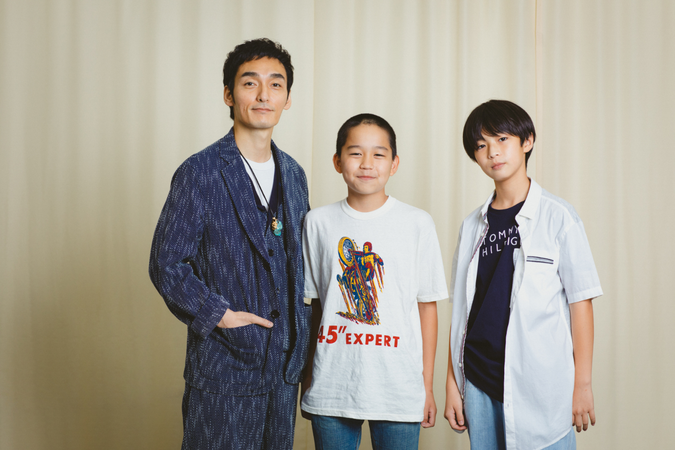 草彅剛から番家一路と原田琥之佑へ、「自然体」の演じ手が語ること 映画『サバカン SABAKAN』インタビュー | ニコニコニュース