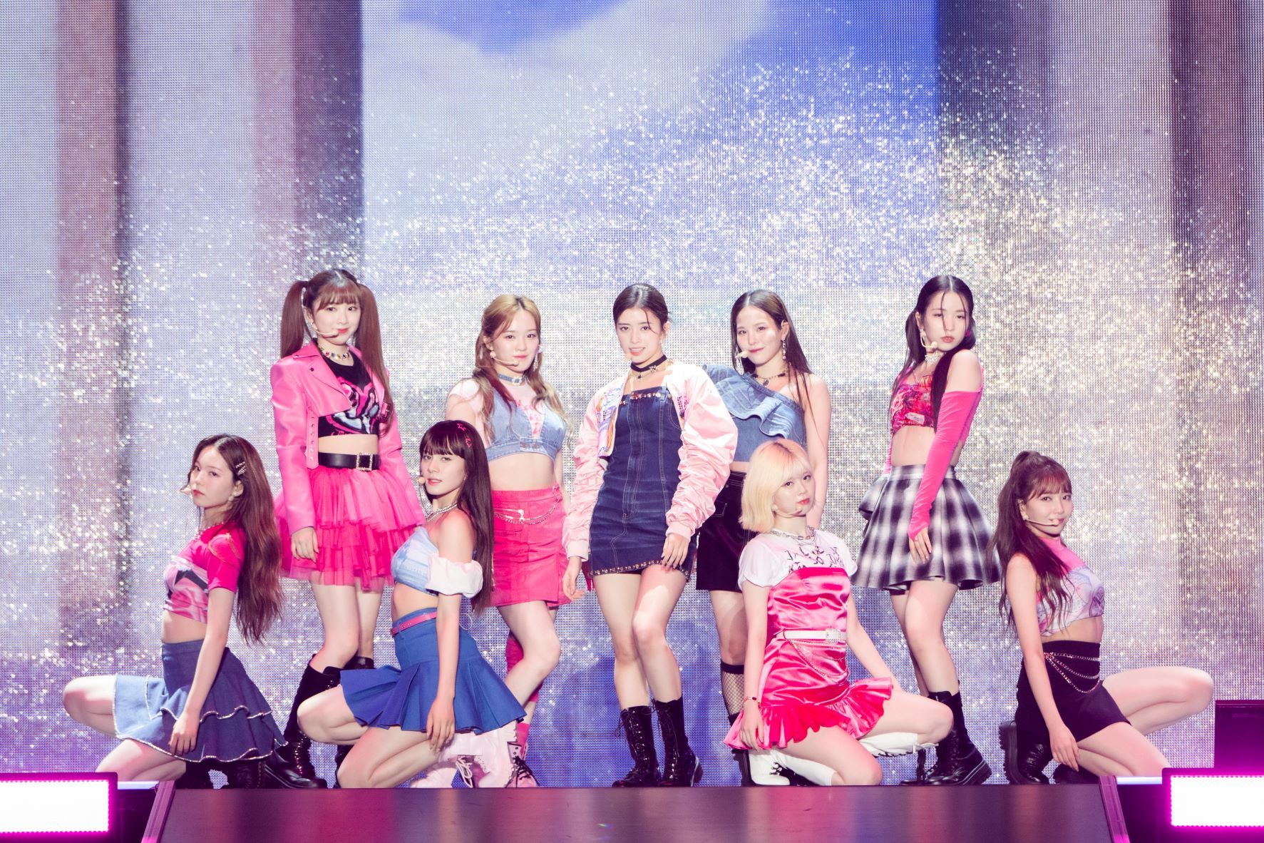 NiziU、初の単独ツアー・東京公演の公式レポート到着 東阪2大都市のドーム公演が決定（コメントあり） | ニコニコニュース