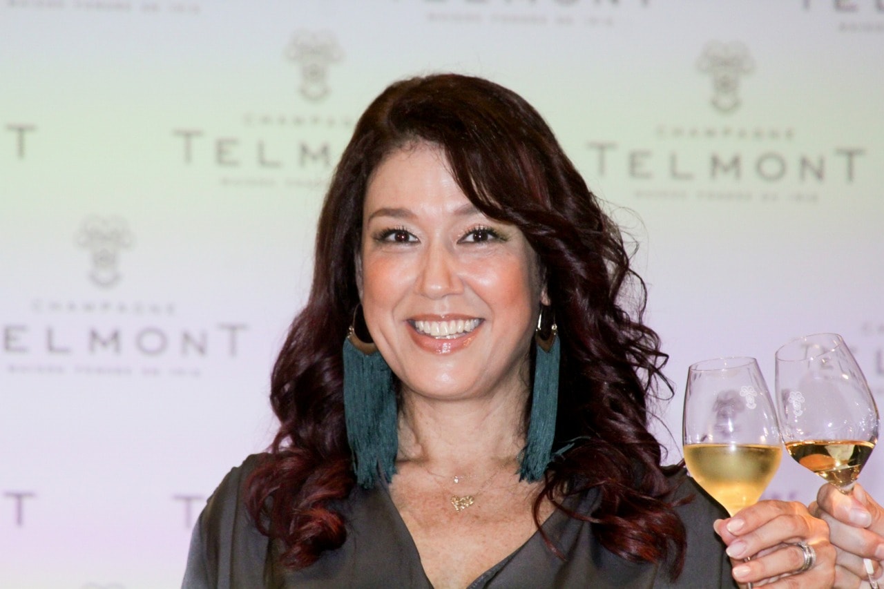 LiLiCo、シャンパン200本飲み干す酒豪生活明かす 夫・小田井涼平とも「純烈を卒業したらもっと一緒に飲んでみたい」 | ニコニコニュース