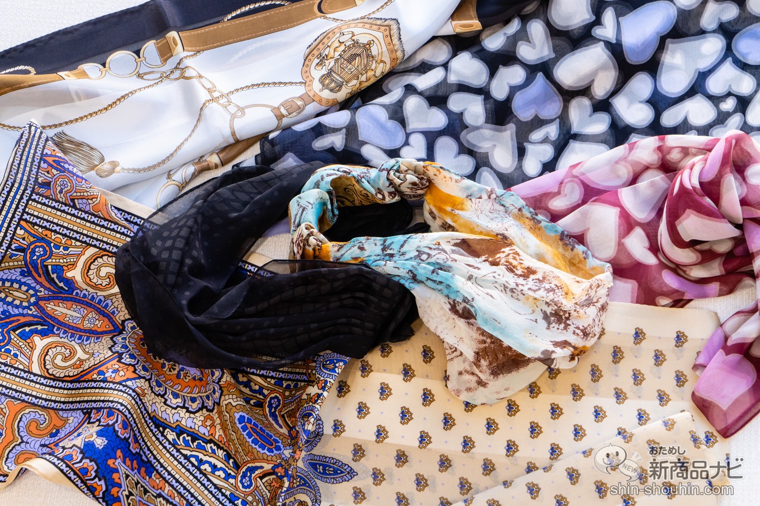 サッと首に通すだけ！ 時短でおしゃれな日本製のシルクスカーフ＆ストール『KINUWA-絹輪-』をおためし | ニコニコニュース