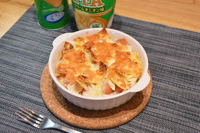 唯一無二のカップ麺をグラタン化！ プリングルズと交ぜて焼いたら濃厚サワークリームがデリシャス！「QTTAのサワークリー | ニコニコニュース