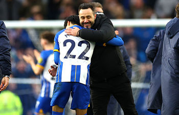 「まじでかわいい」「このはしゃぎっぷり」三笘薫の劇的ゴール、監督の反応が大反響「愛おしすぎる」「何回でも見られる」 | ニコニコニュース