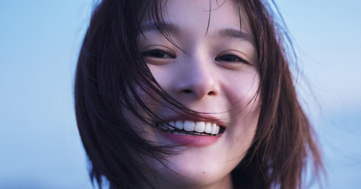 芳根京子、デビュー10周年記念写真集が発売決定 “いろんな表情”が1冊に ニコニコニュース