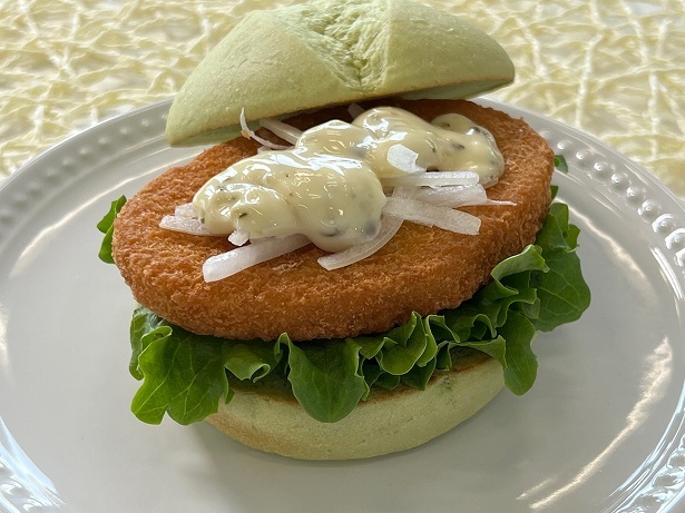 【食べてみた】今度のモスは「魚じゃないフィッシュバーガー」と期間限定の「テリヤキバーガー」 | ニコニコニュース