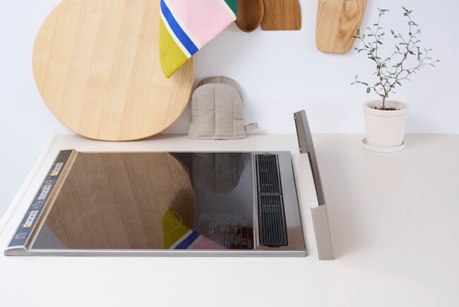 お手入れ簡単！グリル使用時にはスムーズに立てて置けるスタンドタイプ「立てられる排気口カバー 60cm」を新発売 | ニコニコニュース