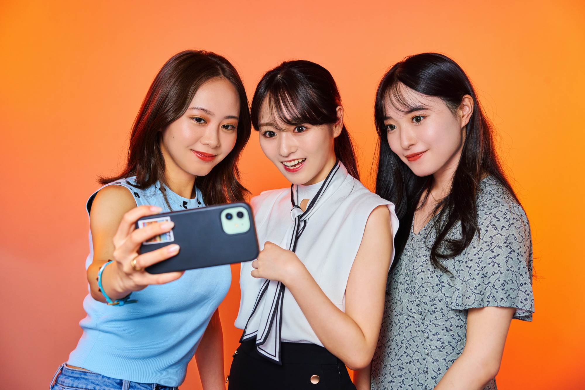 現役大学生の間で“盛れない”SNSが流行 『BeReal』『Snapchat』が支持を集める背景は？ | ニコニコニュース