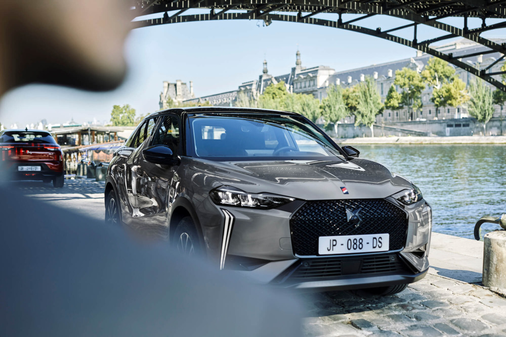 DS3特別仕様車「パフォーマンスライン」 ブラックとアルカンターラでシャープにシックに | ニコニコニュース