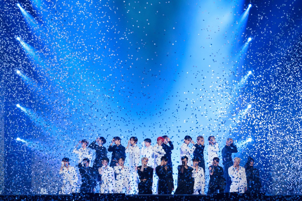 JO1×INI、東京ドームで共演 22人による圧巻のダンスパフォーマンスで魅了 | ニコニコニュース