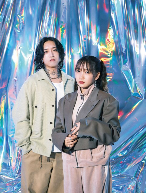 YOASOBIが語る、「勇者」制作秘話と『葬送のフリーレン』好きなキャラ 『サンデー』表紙に登場 | ニコニコニュース