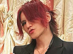 “腰の状態”を心配されていたSUGIZO、骨折を告白 FNS歌謡祭出演＆ツアー続行に「お身体を大切に」 | ニコニコニュース