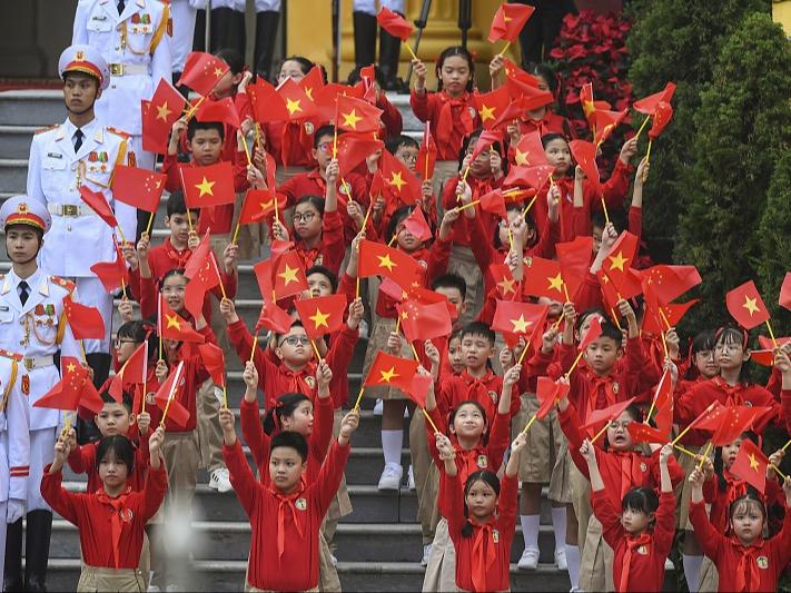 彭麗媛氏、グエン・フー・チョン書記長夫人とベトナム女性博物館を見学 | ニコニコニュース