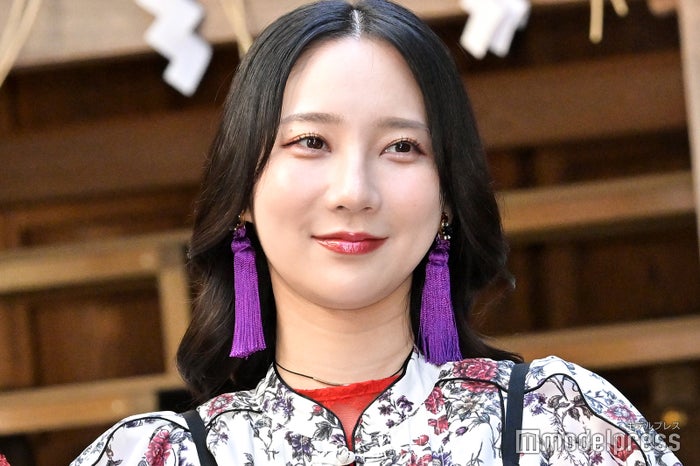 ファーストサマーウイカ、豊満バストチラリの“地雷系”姿披露「可愛すぎる」「似合う」と絶賛の声 | ニコニコニュース