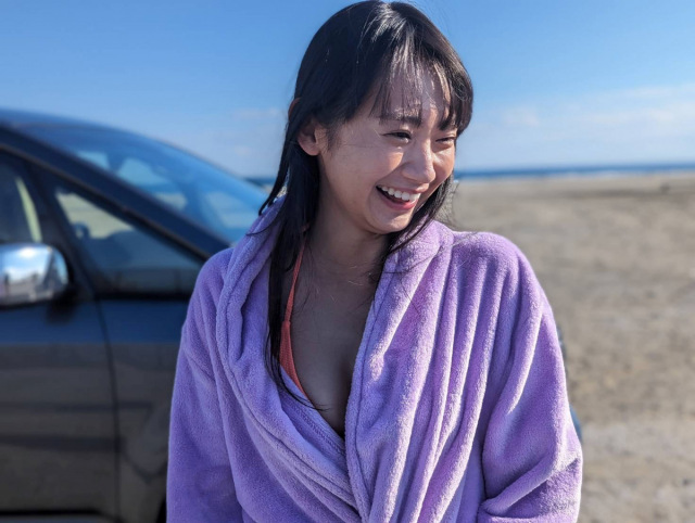 173cm 9頭身美ボディ・相沢菜々子、『FRIDAY』表紙登場に歓喜「ここまできたのは皆様の推し活のおかげです」 | ニコニコニュース