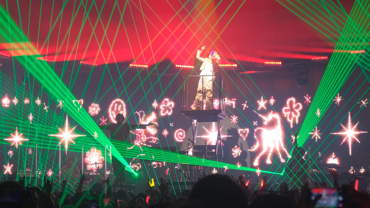 YOASOBI ZEPP TOURで味わうイマーシブ体験！ヒビノ「Immersive LED | ニコニコニュース