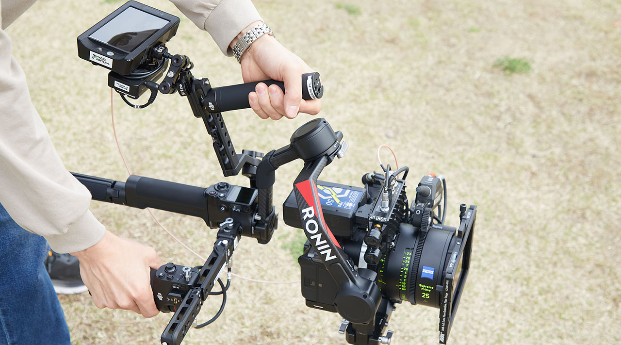 DJI RS 4 PRO最速レビュー。ジンバル界を牽引するRoninシリーズ最新作「DJI RS4/DJI RS4 | ニコニコニュース
