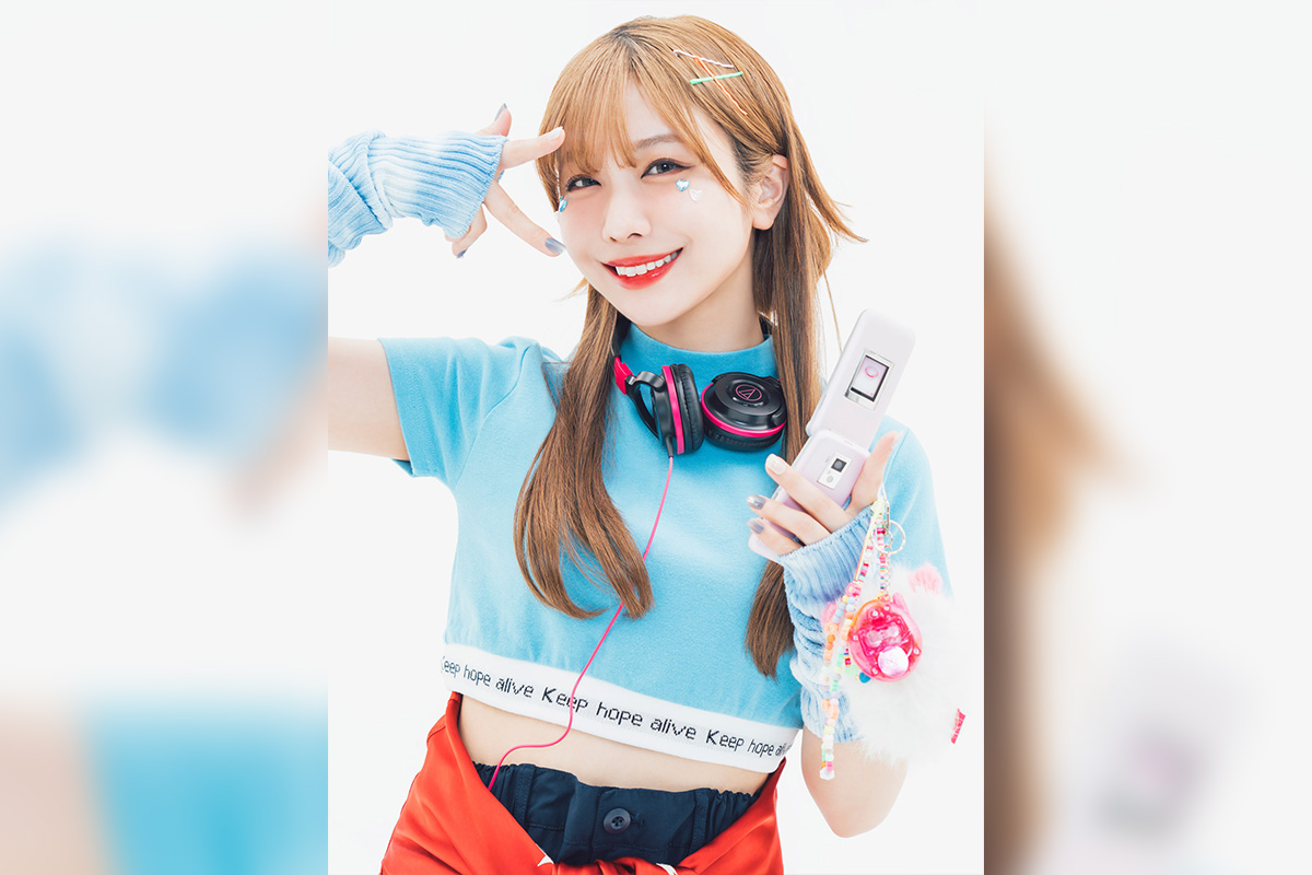 愛美 6/12(水)発売アルバム『LIVE IT NOW』初回限定盤より、写真集の先行カット公開 | ニコニコニュース