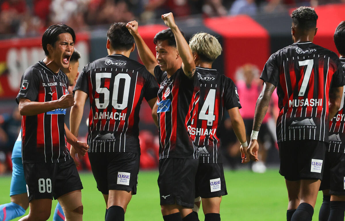 札幌が鳥栖との裏天王山を制す！ “急きょ先発”スパチョークの1G1Aなどで5発【明治安田J1リーグ第27節】 | ニコニコニュース