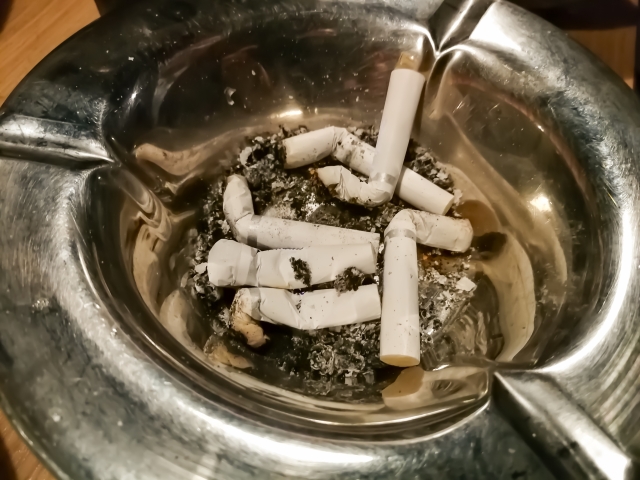 社内の喫煙所を撤去した結果……「タバコ臭さを感じることがなくなって本当に快適」と語る女性 | ニコニコニュース