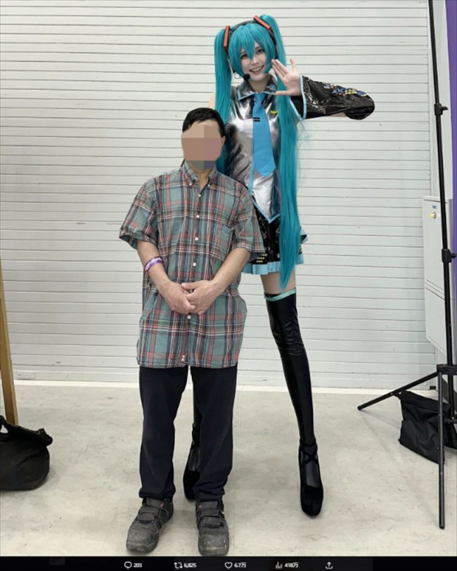 身長182cm美人モデル、ファンとの身長差に驚きの声「スタイル良すぎ」「頭身凄すぎ」 | ニコニコニュース