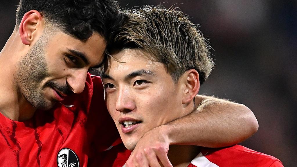 フライブルク堂安律、2ゴールの活躍！惨敗のブレーメン監督は「ズタズタにされた…あってはならない」 | ニコニコニュース