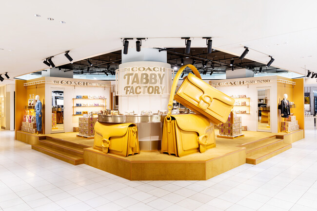 コーチ、 伊勢丹新宿店 本館1階 ザ・ステージのポップアップ ストア "THE COACH TABBY | ニコニコニュース