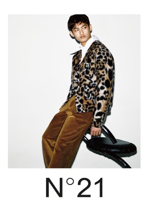 【N21】ヌメロ ヴェントゥーノが話題の新人モデルの道休蓮を起用したキャンペーンビジュアルを発表 | ニコニコニュース