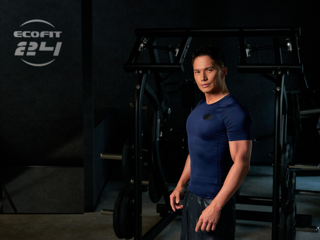 ECOFIT24×市原隼人さん、新ビジュアル公開！“自分らしく、始める”フィットネスのある毎日へ | ニコニコニュース