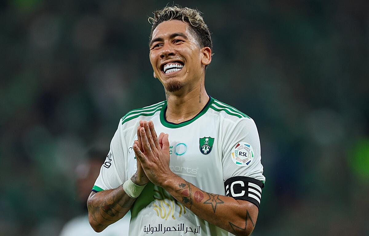 フィルミノが1G1Aと躍動！前半で3得点を奪ったアル・アハリがブリーラムに完勝で4強入り【ACLE2024-25】 | ニコニコニュース