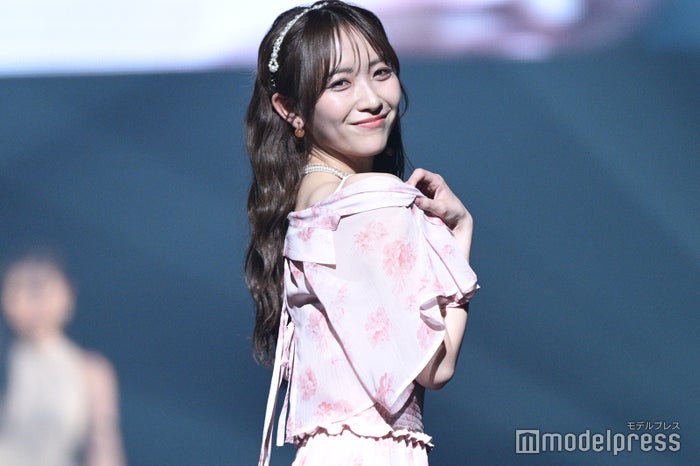 STU48石田千穂、ウェービーヘアが可愛い 花柄ワンピで春コーデ【TGC香川2025】 | ニコニコニュース