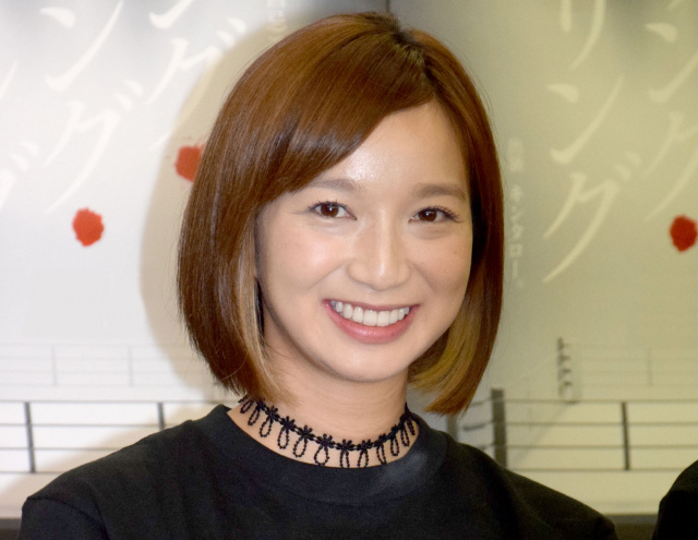 40歳・芹那「一夜限りのSDN48」 美脚ショットに反響も「現役アイドルに負けてない！」「お人形さんや！」 | ニコニコニュース
