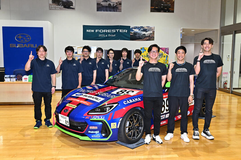 現役GTドライバーも多数参戦の大激戦！ 手に汗握るTGR GR86／BRZ Cupのプロクラスに密着した | ニコニコニュース