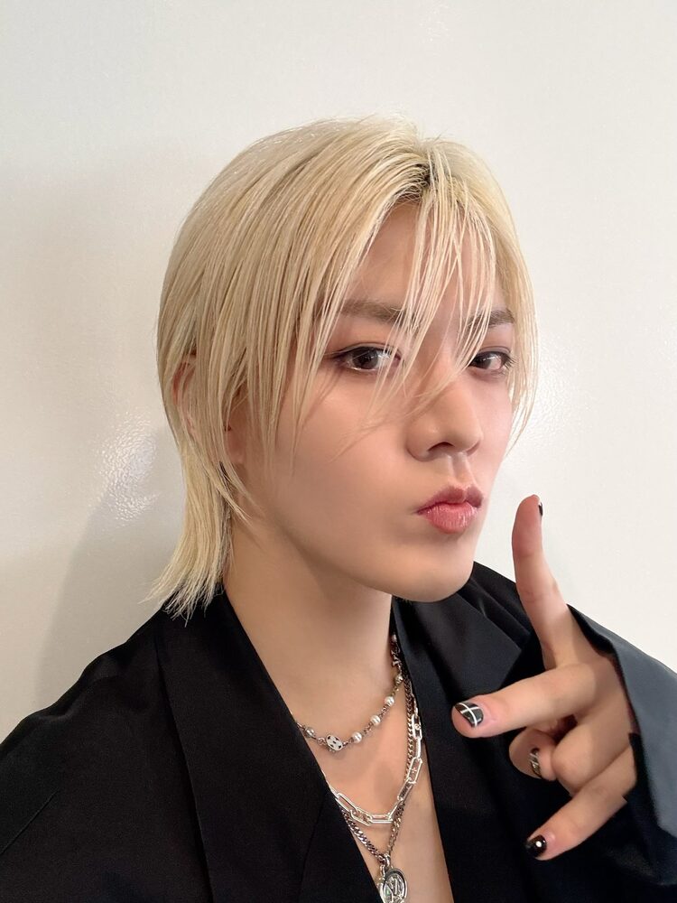 NCT 127のYUTA「バズリズム」トークに初登場、直筆履歴書で足跡や素顔を深掘り | ニコニコニュース