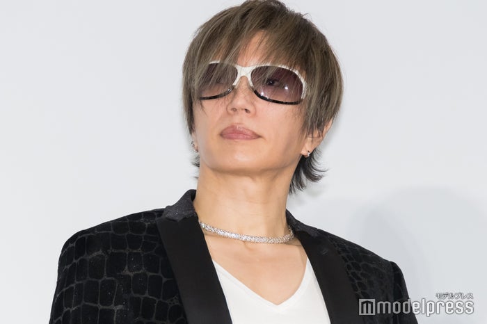 GACKT「ARMY？」と聞かれた刈り上げショット公開「かっこいい」「オーラすごい」の声 | ニコニコニュース