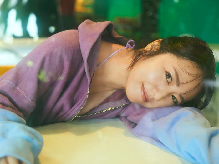 磯山さやか、デビュー25周年写真集“豪華版”リリース決定 水着姿の先行カット追加公開 | ニコニコニュース