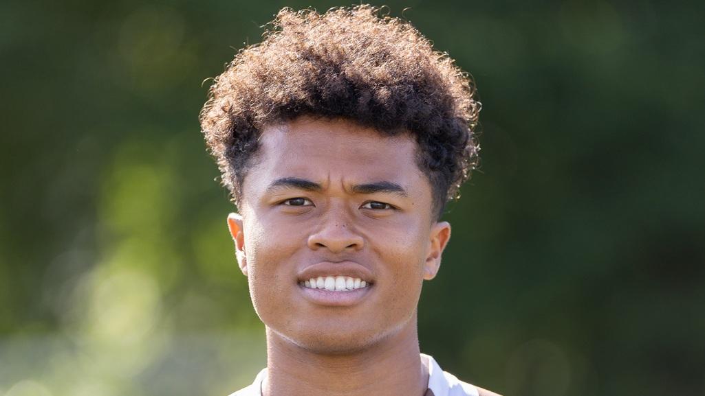 日本代表MF藤田譲瑠チマ、驚きのイメチェン！「ふわふわの髪はもうない」と現地 | ニコニコニュース