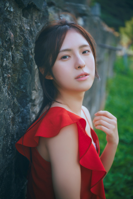 NGT48のエース大塚七海、初写真集で25歳の美ボディを大胆披露 ランジェリーカットにも初挑戦 | ニコニコニュース