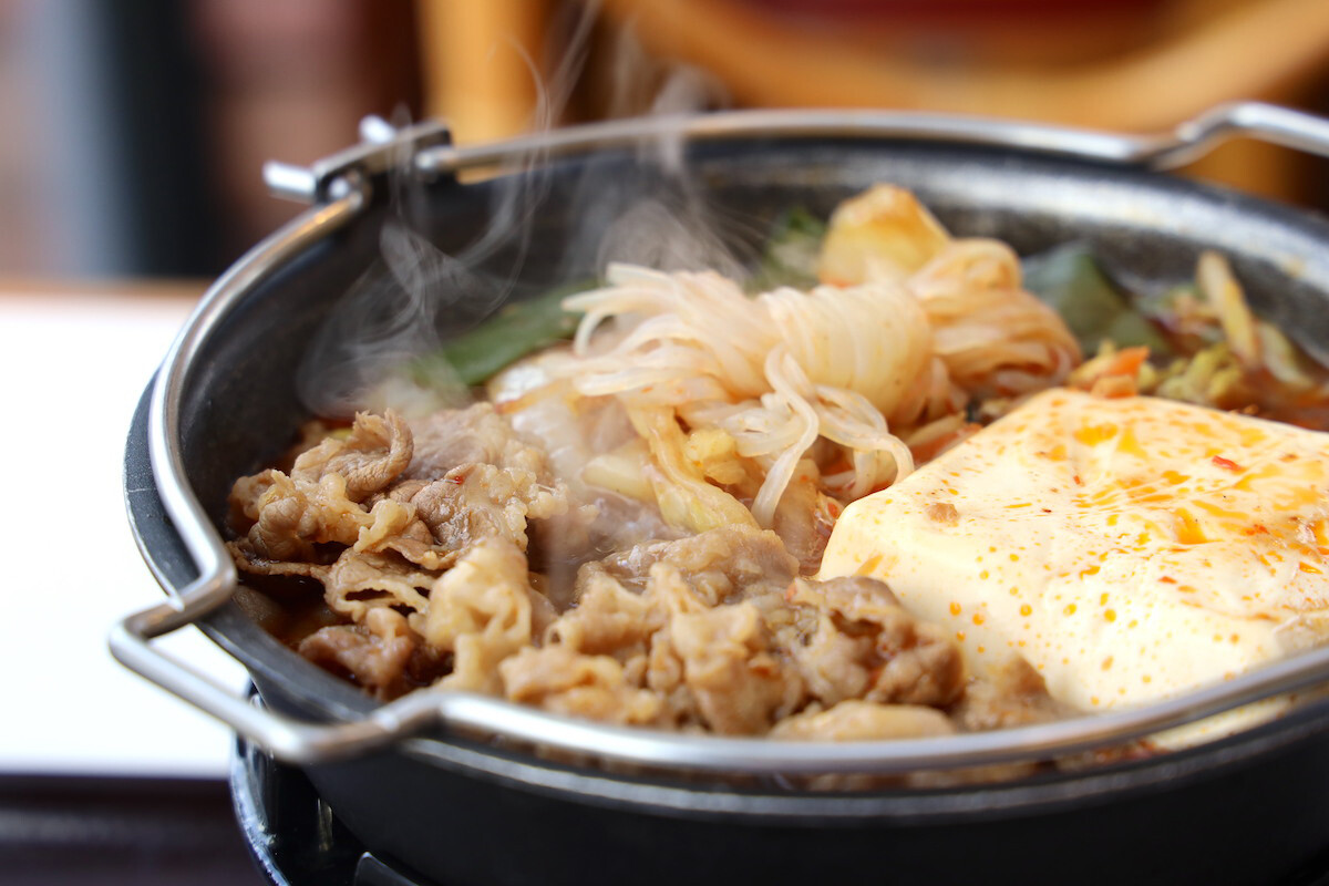 【実食レポ】ご飯は大盛推奨! すき家新作「牛・旨辛豆腐鍋定食」を実食 - 4種の“醤”でヤミツキ確定 | ニコニコニュース