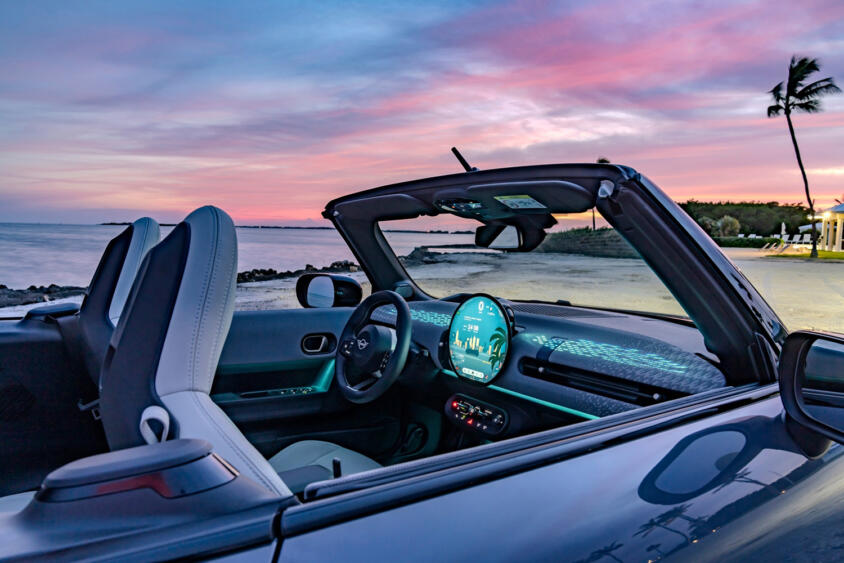 冬にオープン!? 意外にアリなんです！ イルミ観覧に星空鑑賞も最高なオシャレ中古オープンカーたち | ニコニコニュース