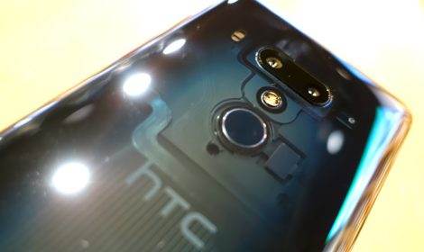 透け透けブルーもまた良し。ハイエンドSIMフリースマホ『HTC U12+ 日本版』は9万5000円 | ニコニコニュース