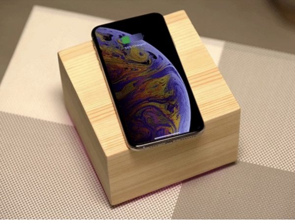 ライトで起床時間を教えるベッドサイド照明「Zucklight」はスマホのワイヤレス充電も | ニコニコニュース