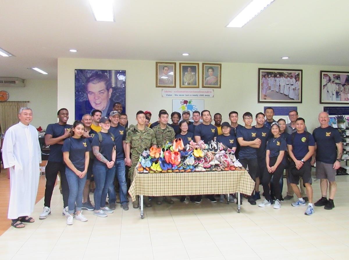 【タイ】観光地パタヤで自衛隊が米軍の児童保護施設での慈善活動に参加、日本のNPO法人からも児童へ寄贈 | ニコニコニュース